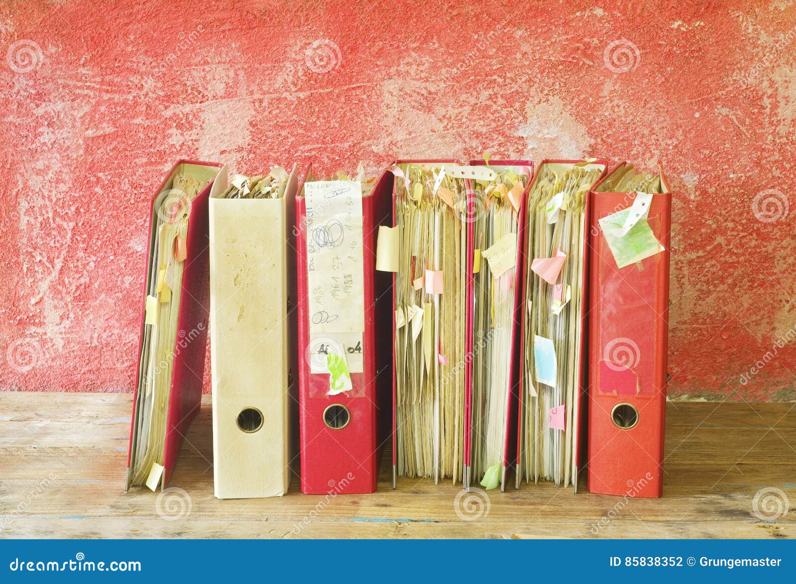 Messy File Folders and Papers Stock Photo - Image of dossier, lever ...