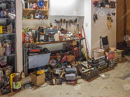 Messy workshop table editorial photo. Image of gasket - 52992156