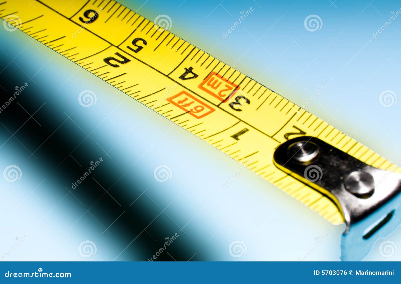 Mesure photo stock. Image du universitaire, charpentier - 5703076