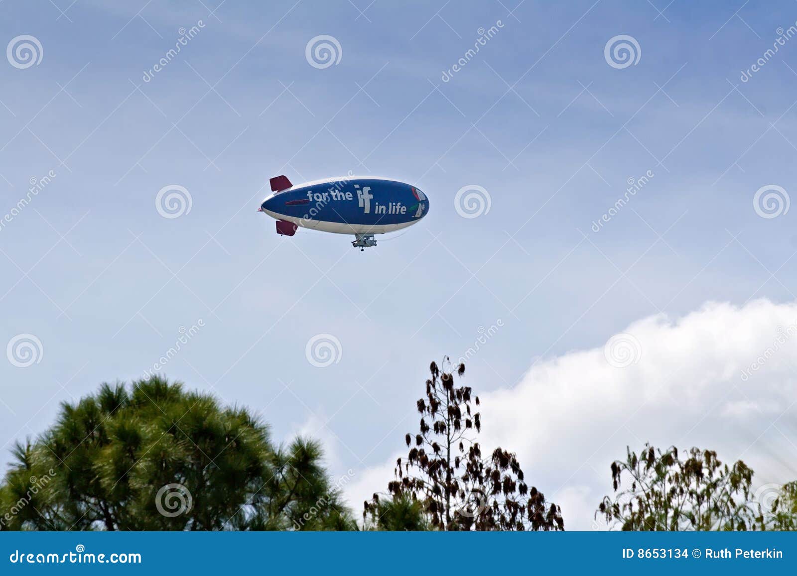 Met Life Blimp editorial stock image. Image of florida - 8653134