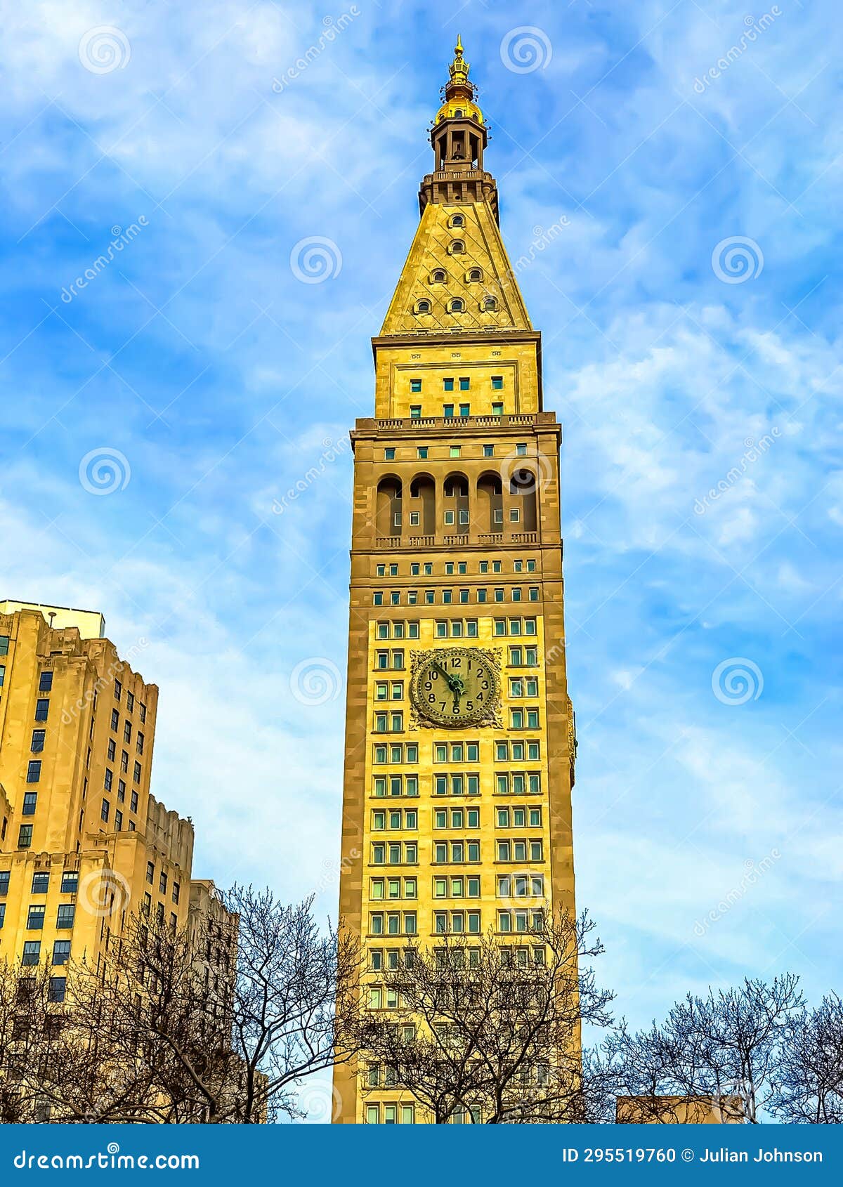 Met Life Clock Tower at One Madison Avenue. Editorial Image - Image of ...