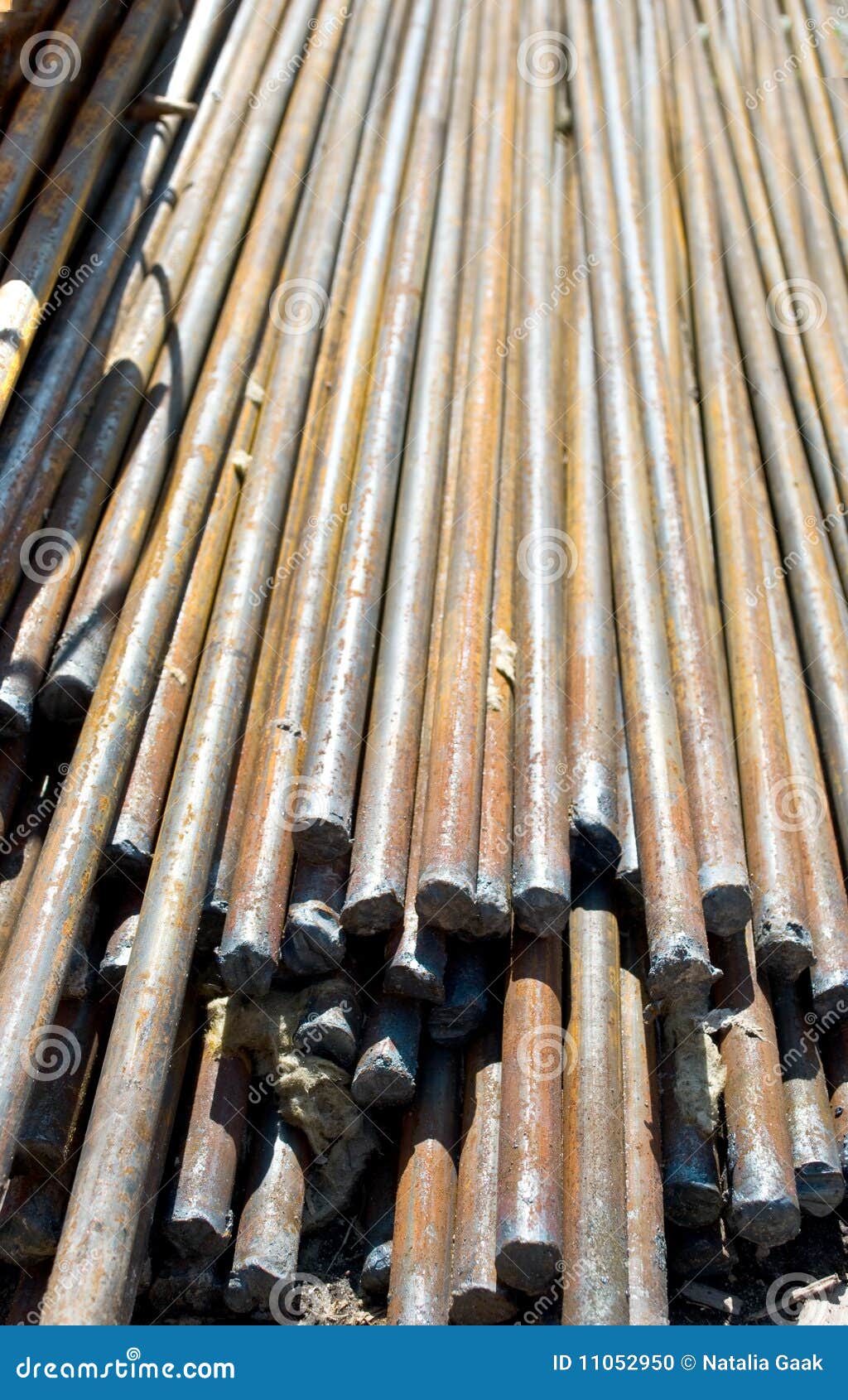 Metaal staven stock foto. Image of versterking, humeurig - 11052950