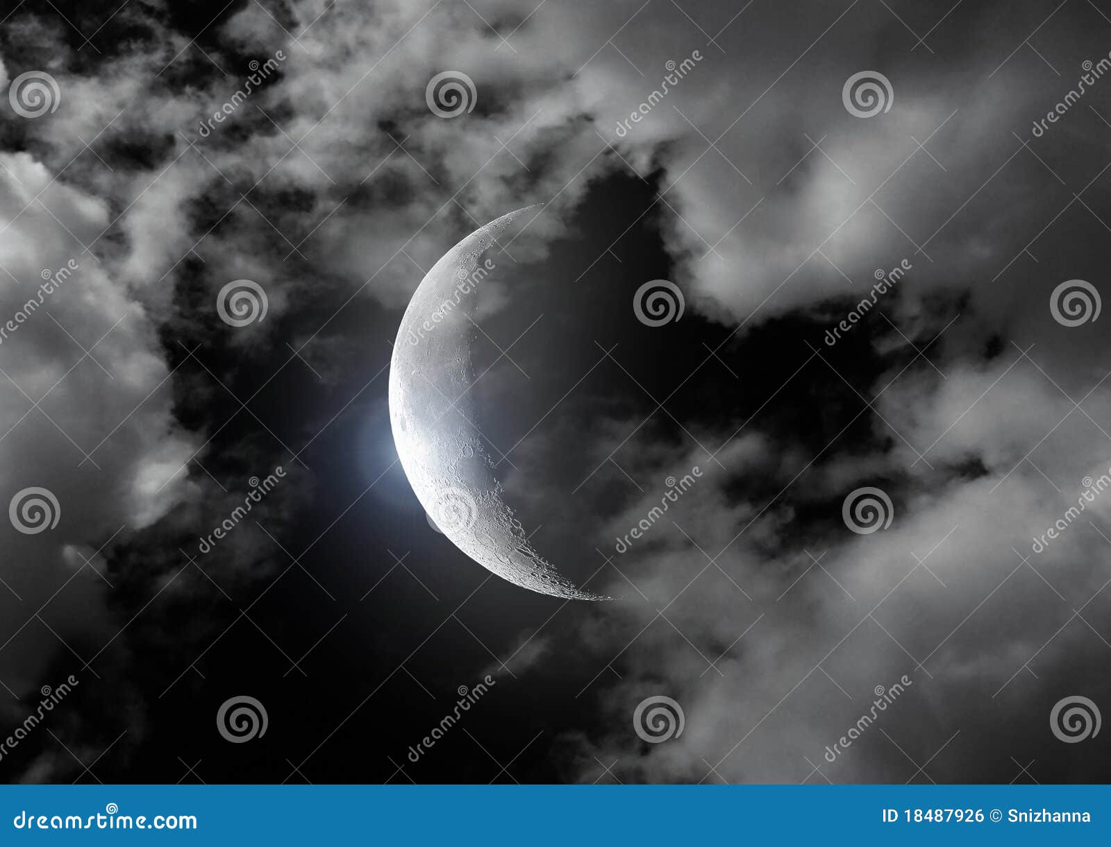 Metade da lua foto de stock. Imagem de noite, fase, cratera - 18487926