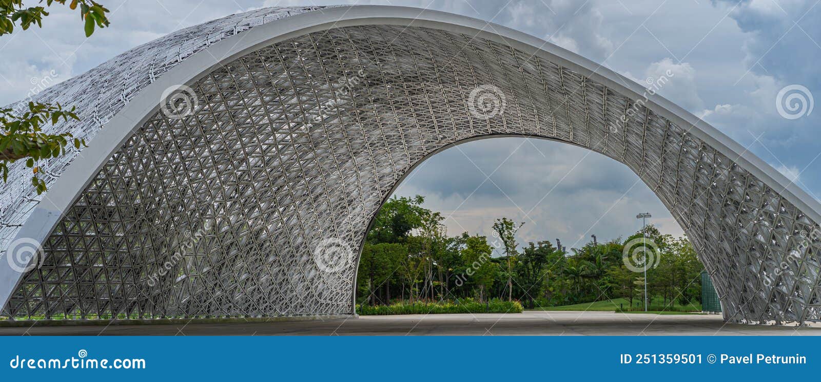 Metal arch structure editorial photo. Image of large - 251359501