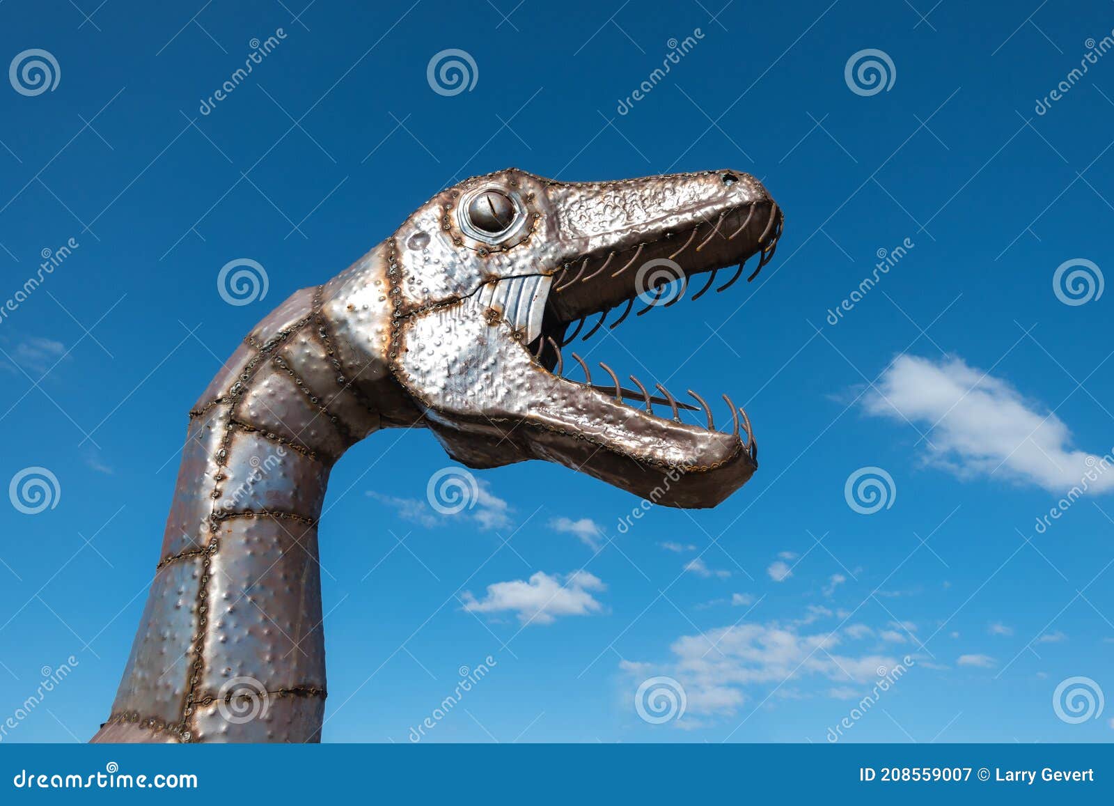 Dinosaur Sculpture in Metal Editorial Photography - Image of dinosaur ...