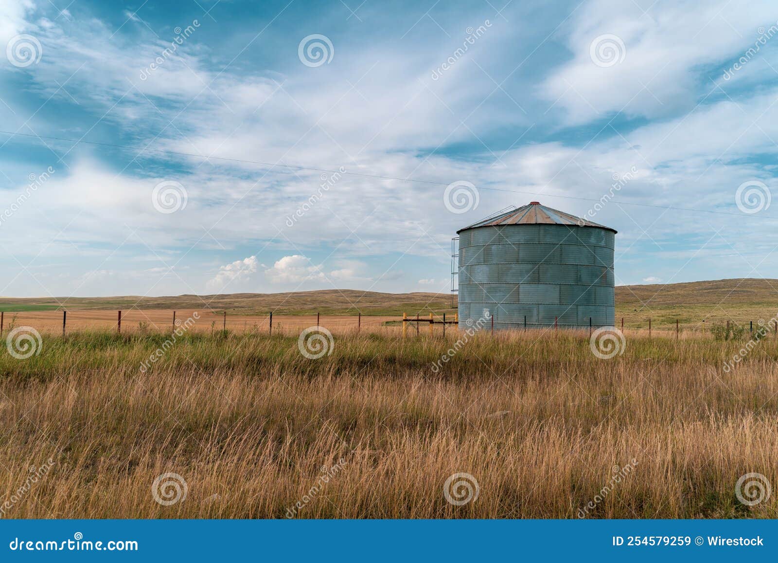 Metal Building in the Field Stock Image - Image of field, green: 254579259