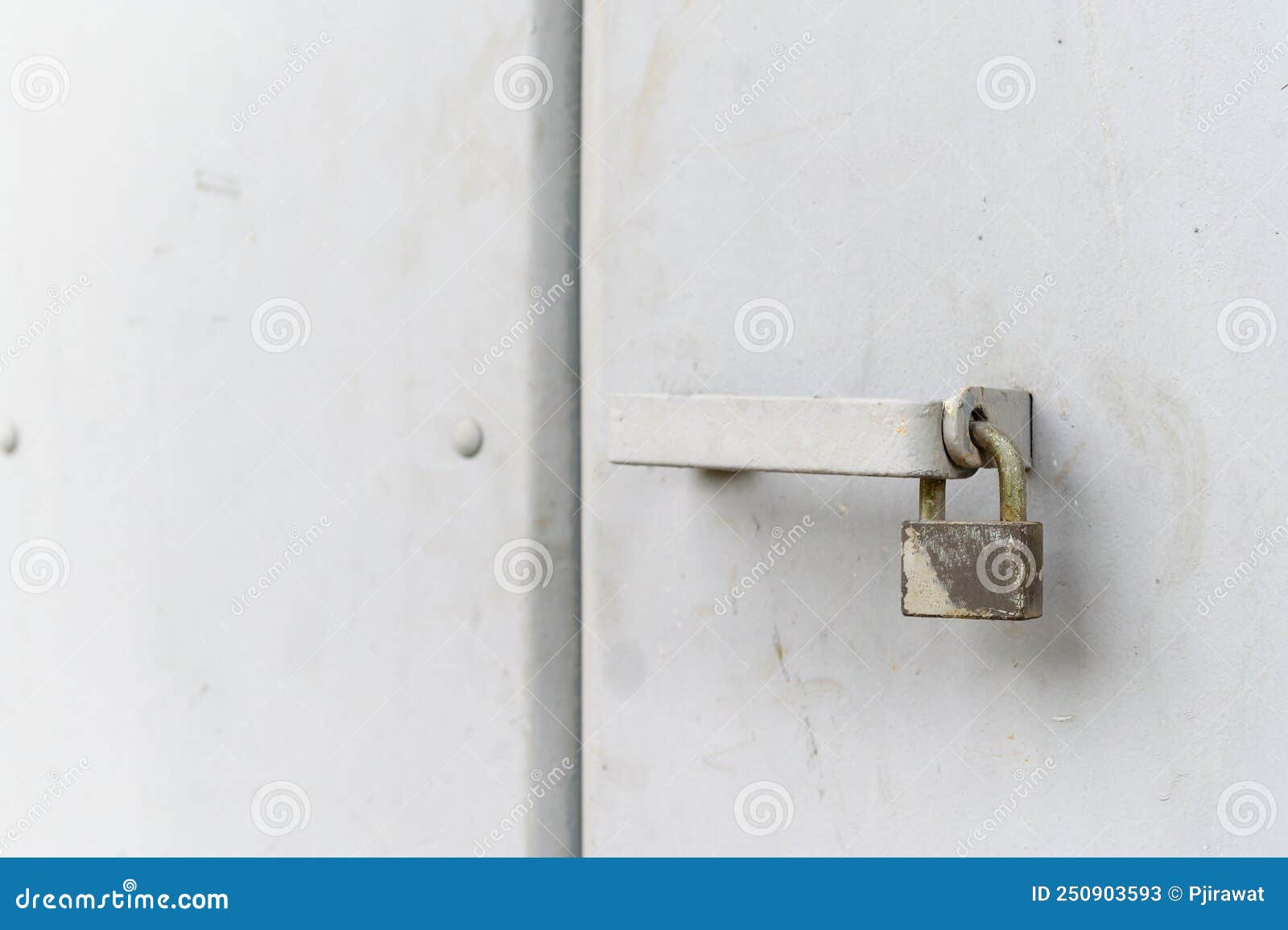 Metal Chain & Rusty Iron Lock Stock Image - Image of door, metallic ...