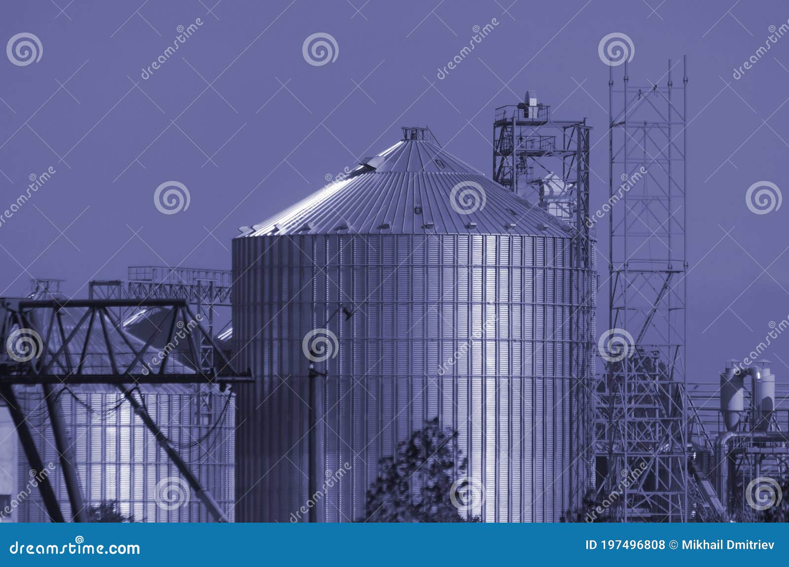 Metal Cylindrical Silo and Support Metal Structure for the Loading ...