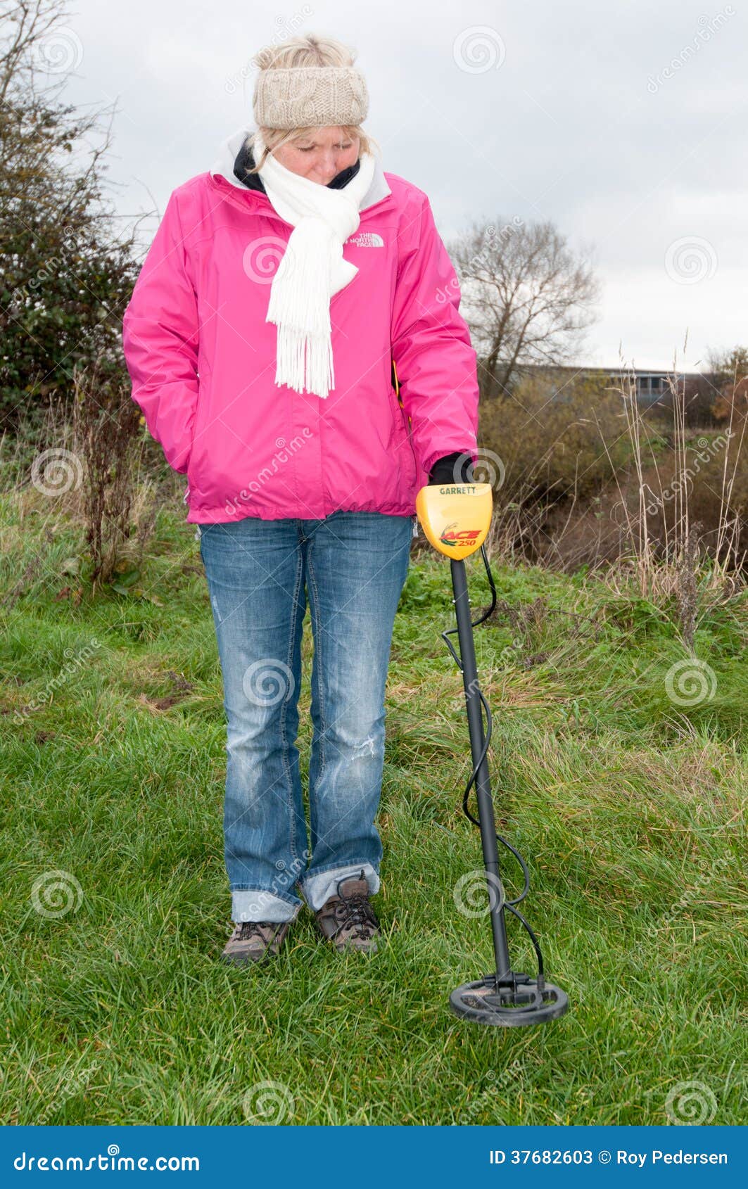 Metal detector editorial stock photo. Image of search - 37682603