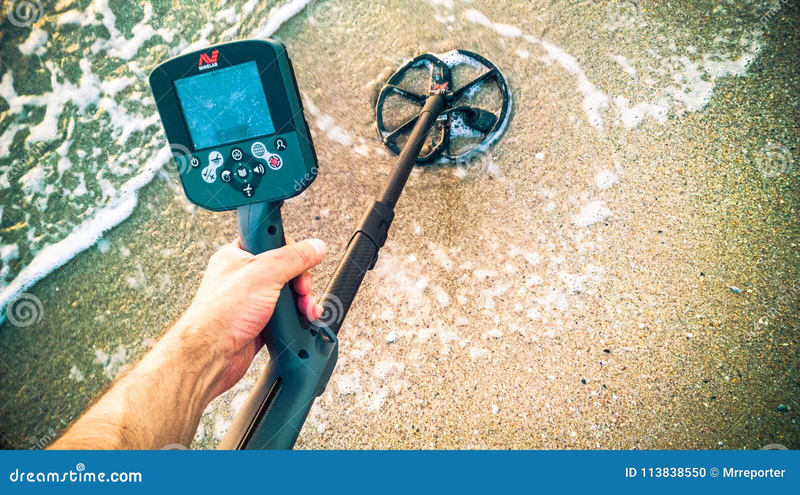 Metal detector editorial image. Image of surf, luck - 113838550