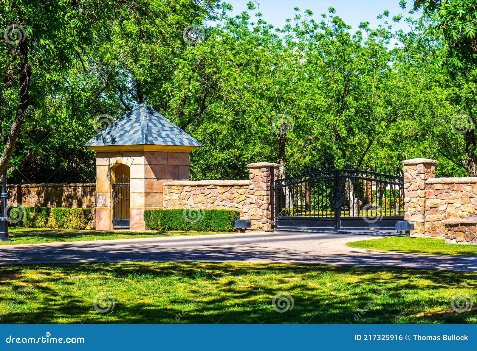 Metal Electric Access/Exit Gates with Walk through Gate House Stock ...