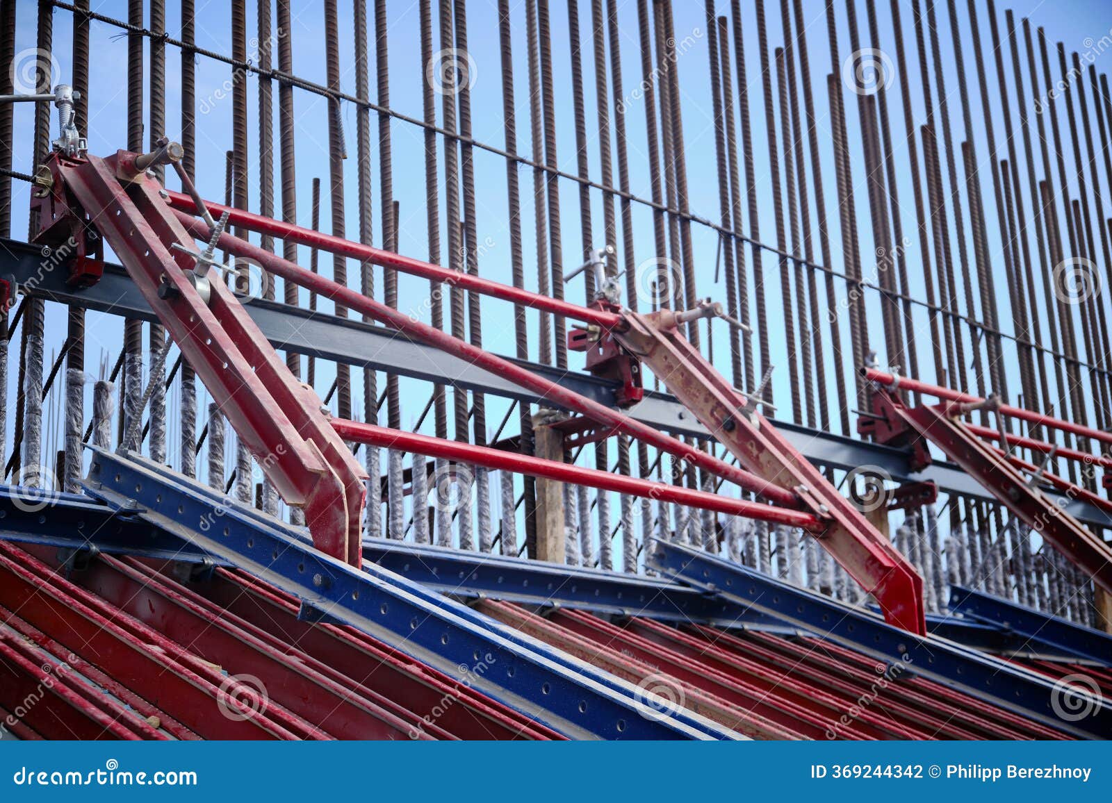 Metal Framework Of Reinforced Concrete Structure Stock Photography ...