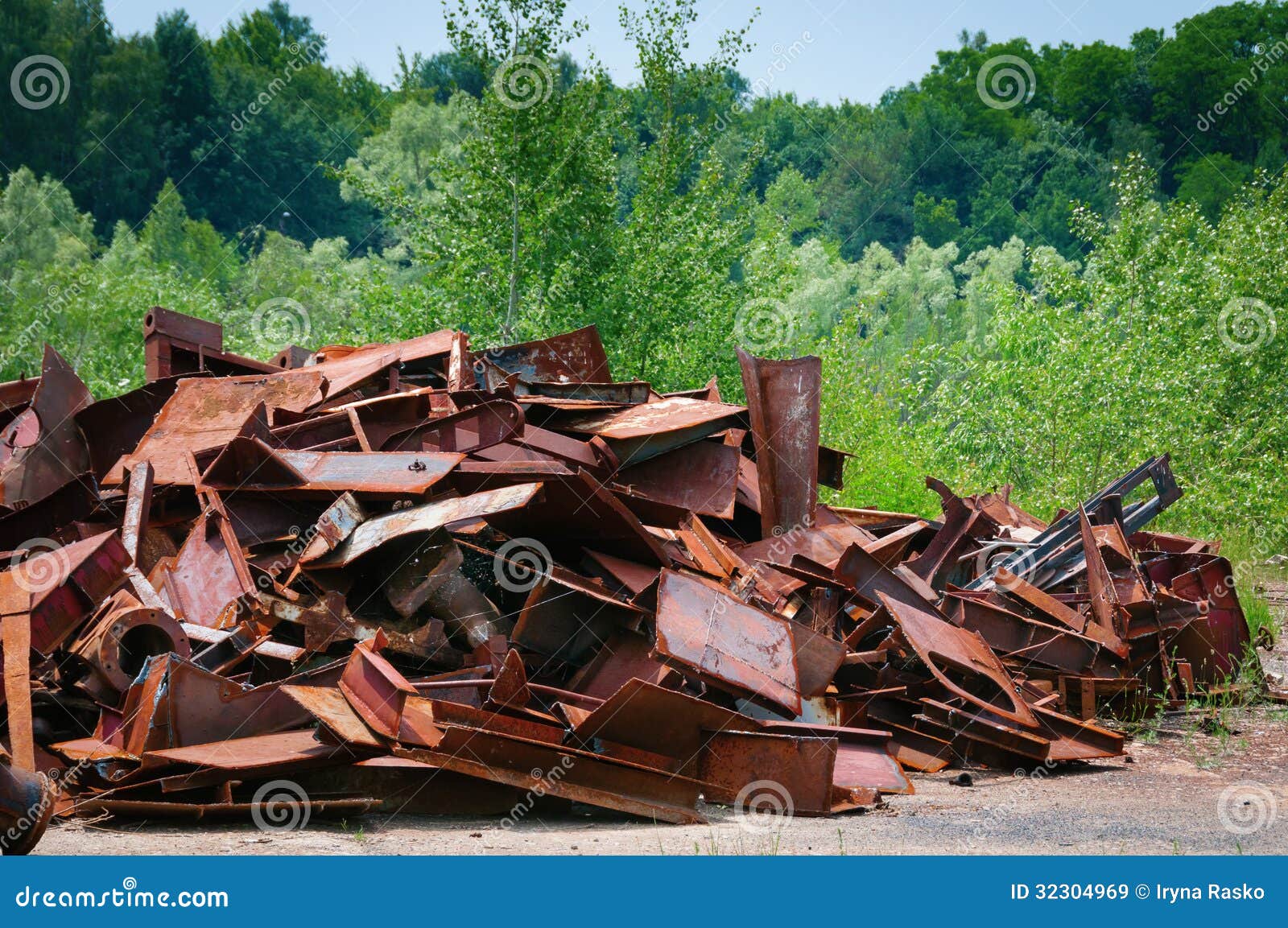 Old Metal Garbage Container Stock Photography | CartoonDealer.com #13073540
