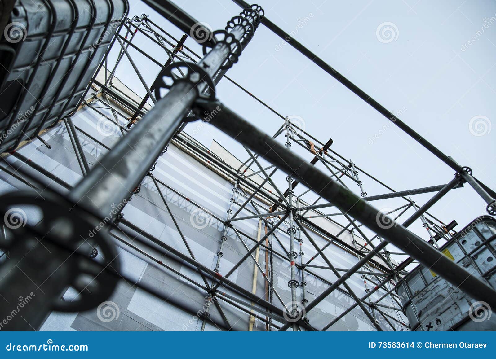 Metal Girder Extensive Scaffolding Providing Platforms for Stage ...