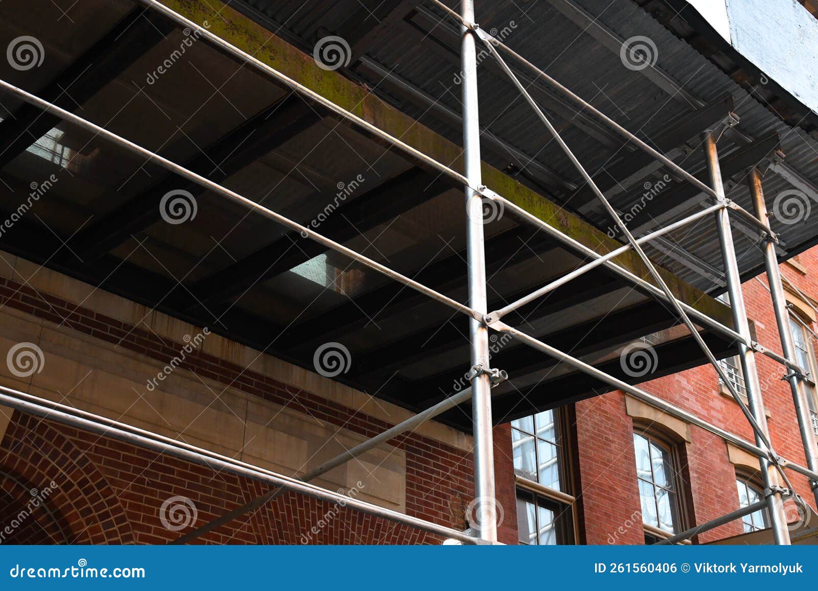 Metal Girder Extensive Scaffolding Providing Platforms for Stage ...