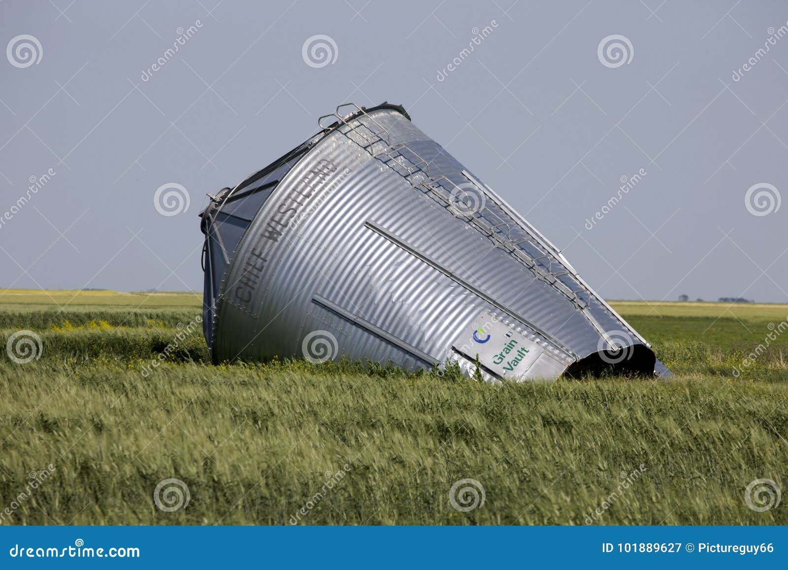 Metal Grain Bin Damaged editorial photography. Image of wrecked - 101889627