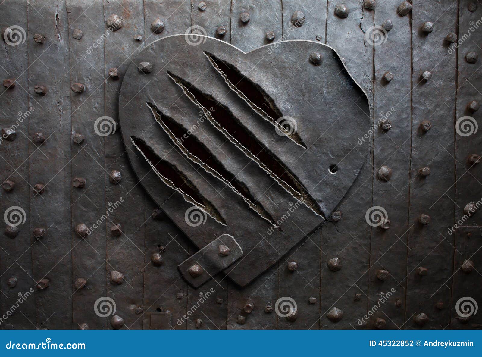 Metal Heart Stock Photo | CartoonDealer.com #51324168