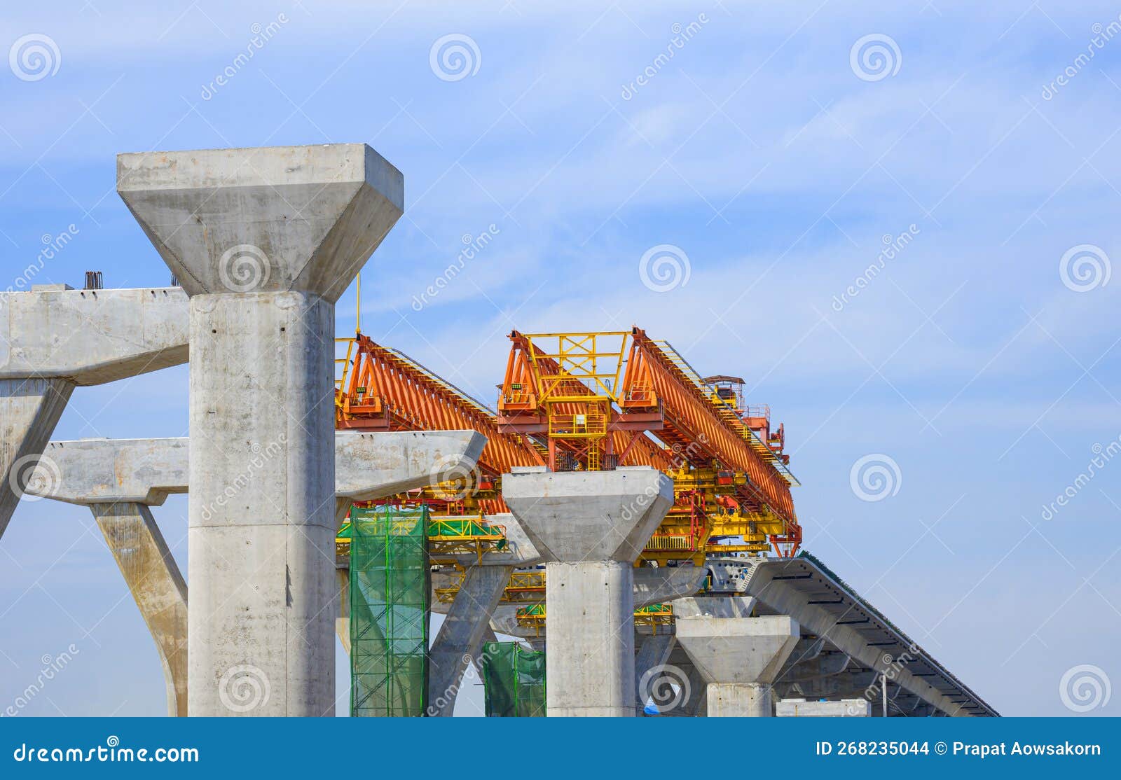 Metal Launching Gantry Structure for Installing Concrete Typical ...