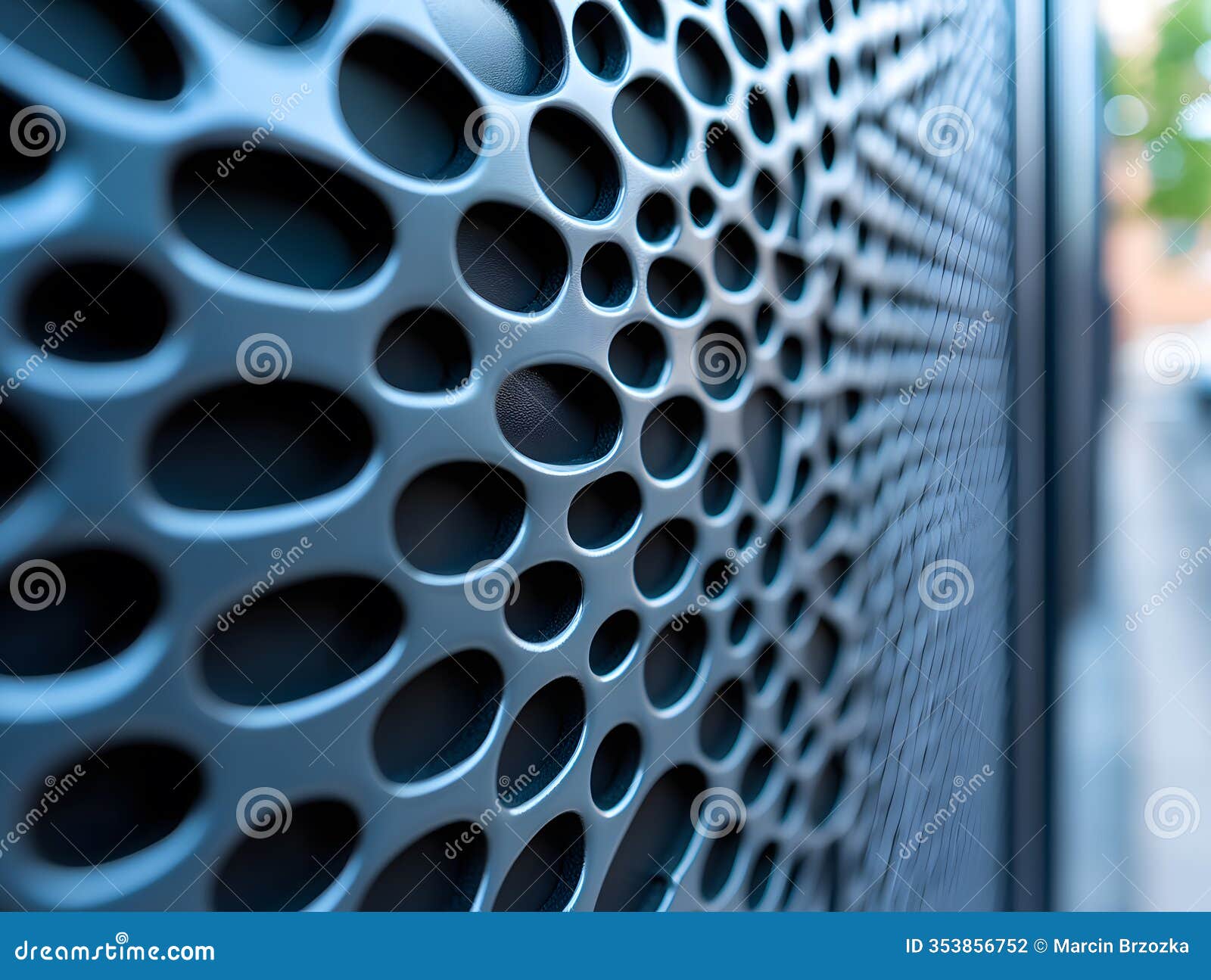 "Metal Mesh Structure: a Geometric Pattern of Strength and Precision ...