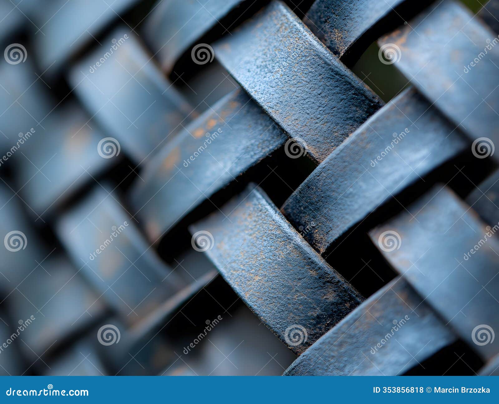 "Metal Mesh Structure: a Geometric Pattern of Strength and Precision ...