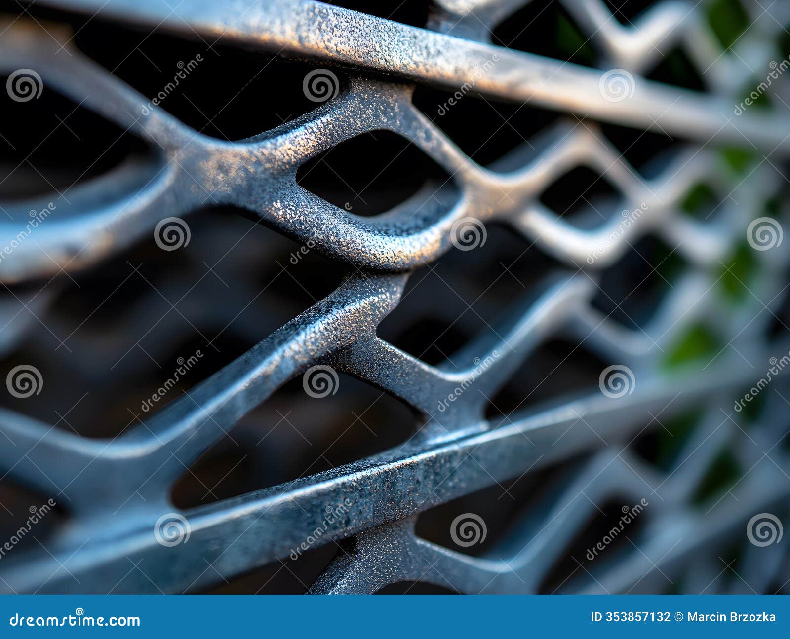 "Metal Mesh Structure: a Geometric Pattern of Strength and Precision ...