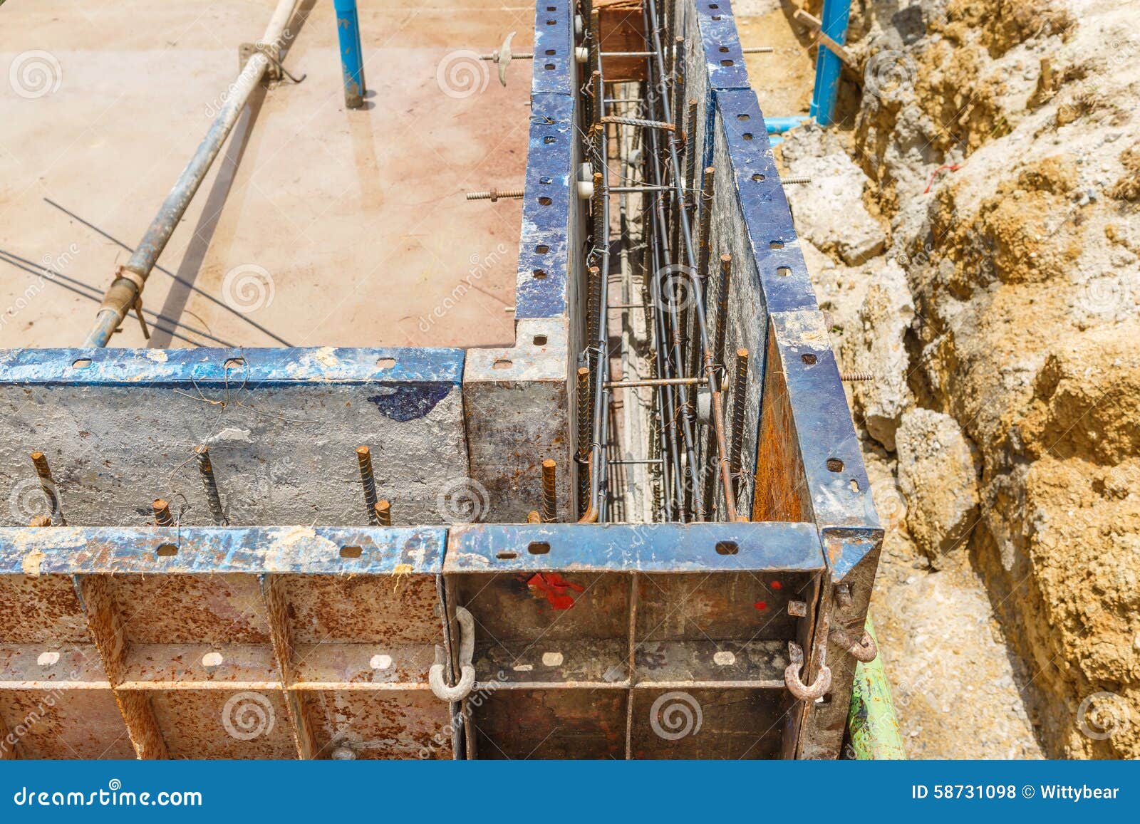 Metal Mold Or Plastic Injection Mold Setup On High Pressure Injection ...