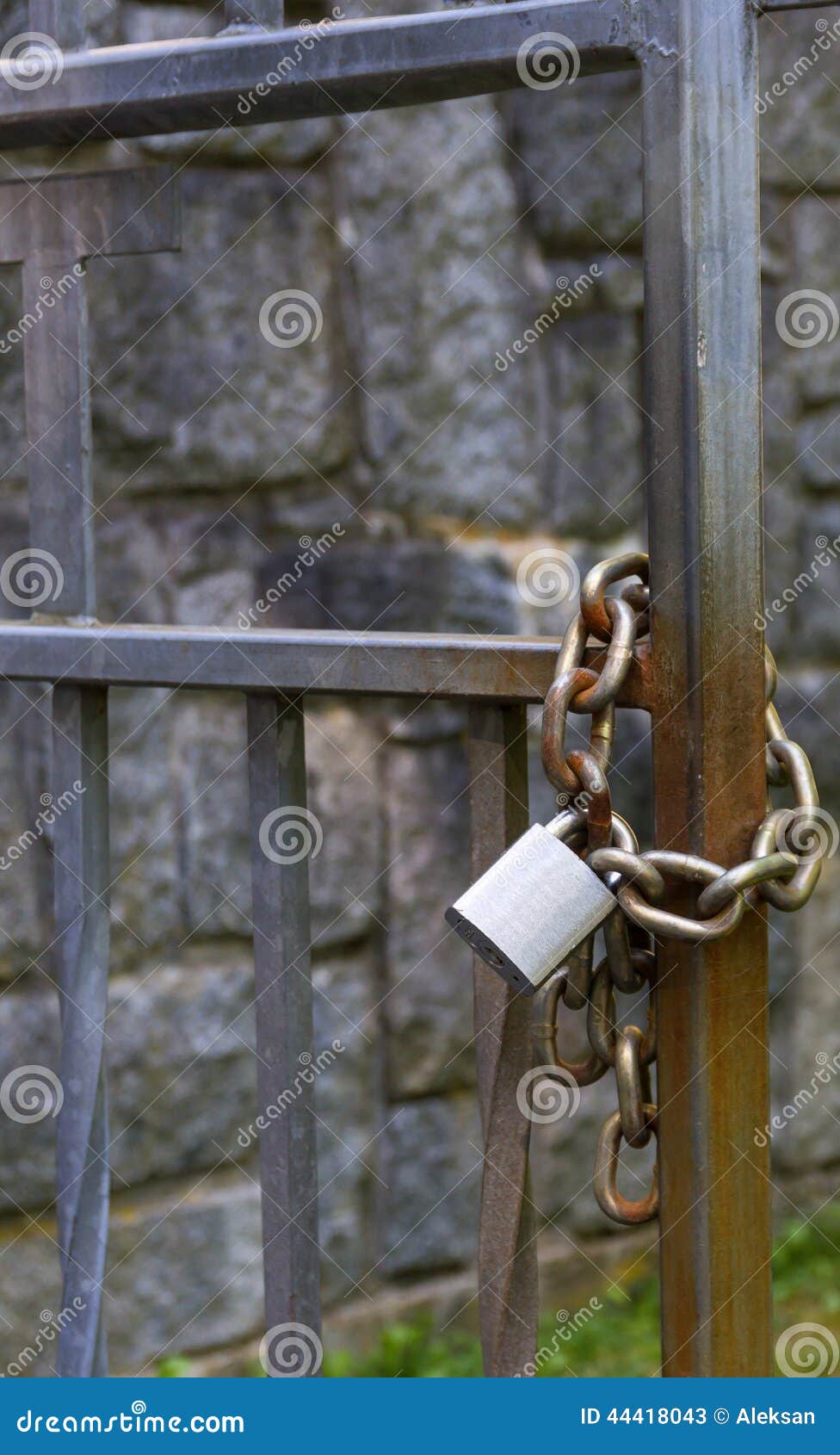 Metal padlock and chain stock image. Image of chain, link - 44418043