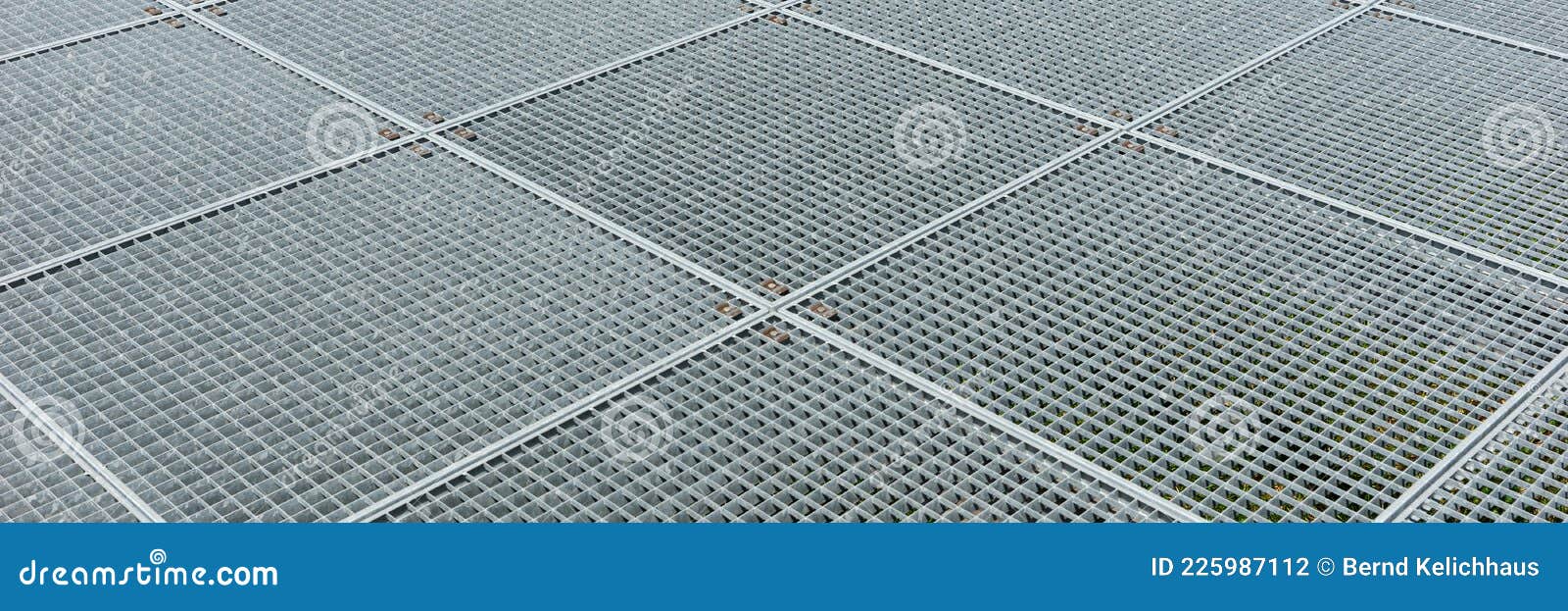 Grating Platform Royalty-Free Stock Photo | CartoonDealer.com #90846765