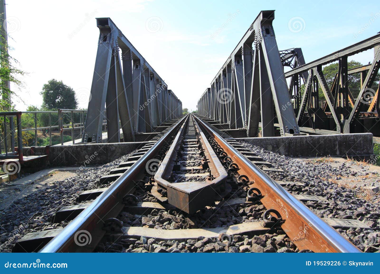Metal railway bridge stock photo. Image of metro, platform - 19529226