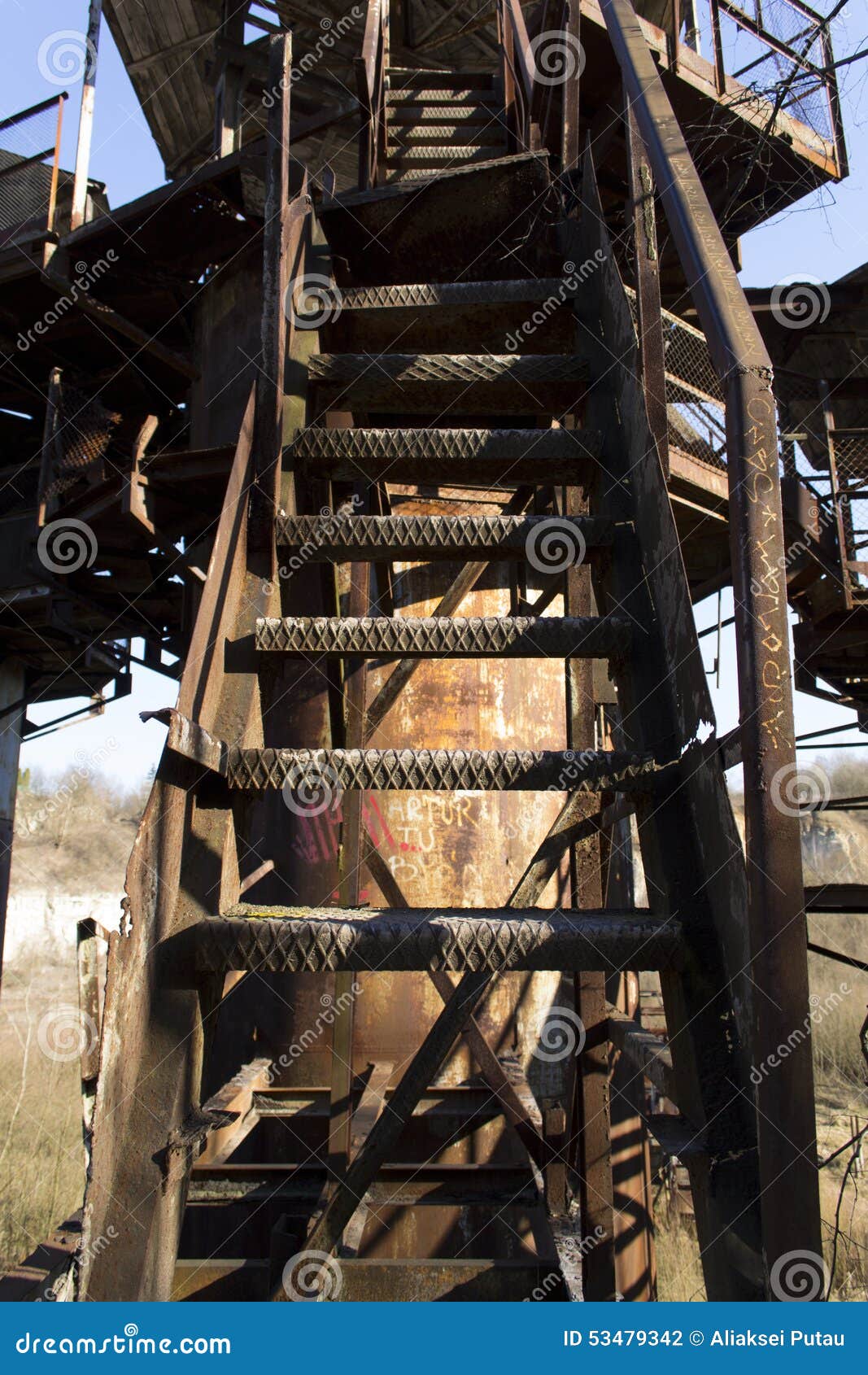 Old Rusty Ladder Stock Photo | CartoonDealer.com #62405862