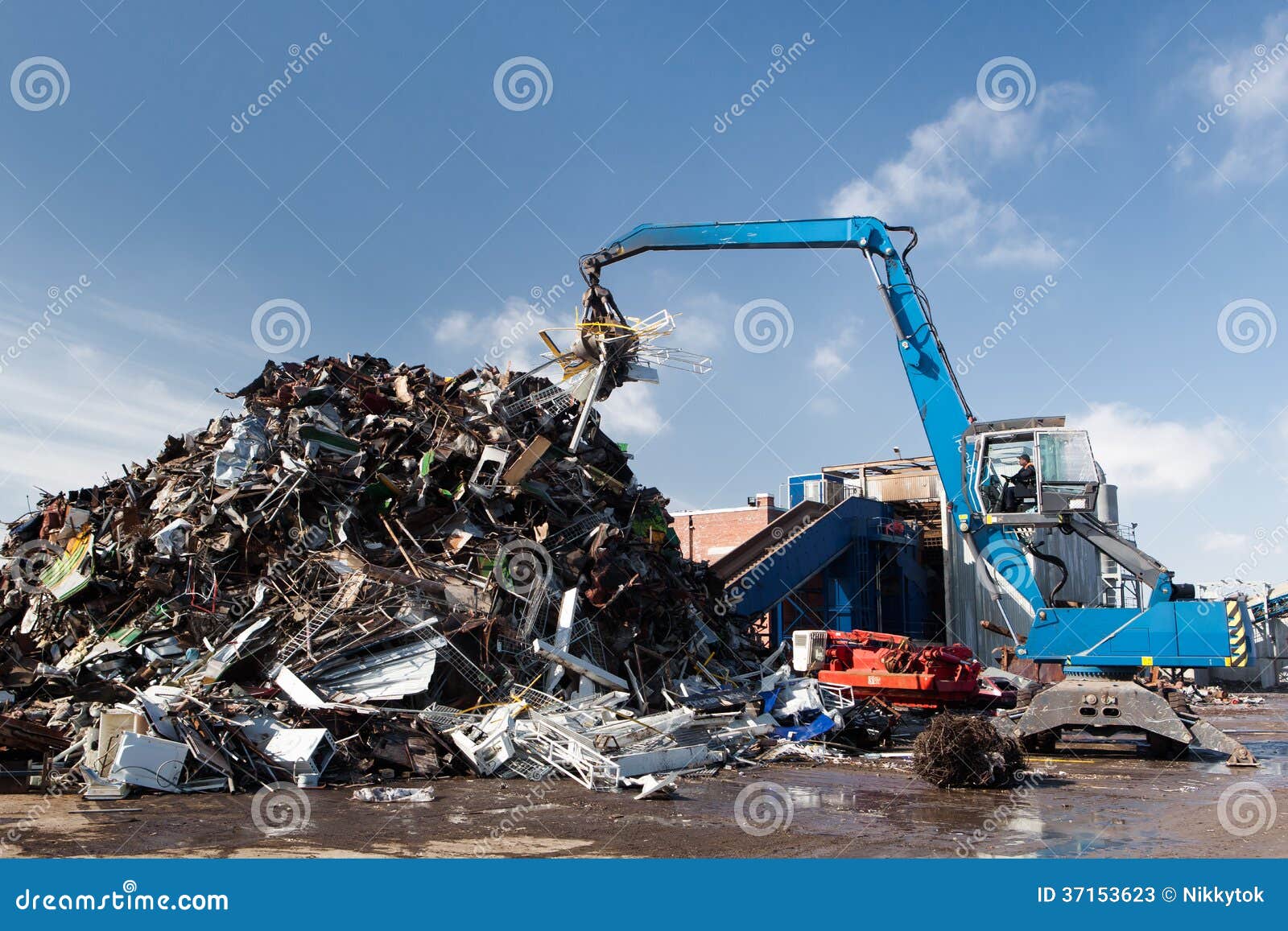 Metal Scrap Loading Machine Stock Image - Image of aluminum, scrap ...
