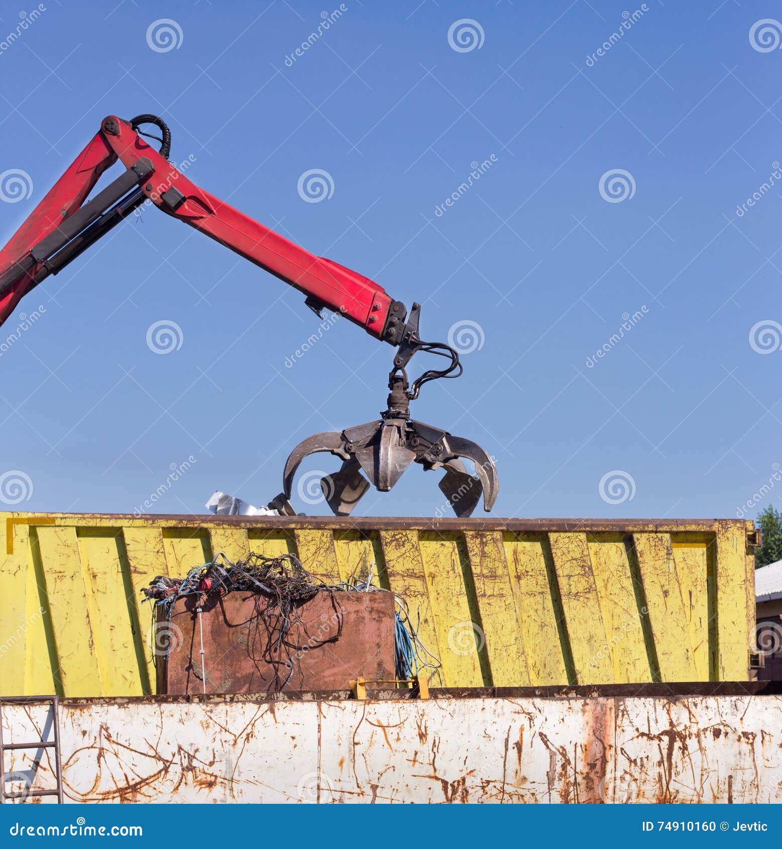 286 Scrap Yard Grabber Stock Photos - Free & Royalty-Free Stock Photos ...