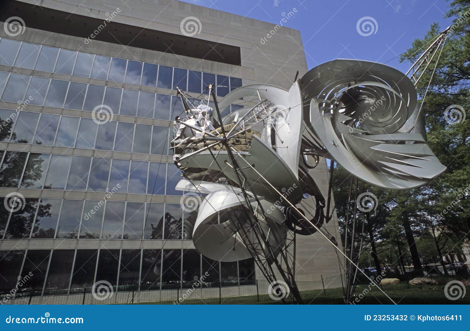 Metal Sculpture by James Rosati Editorial Photography - Image of ...