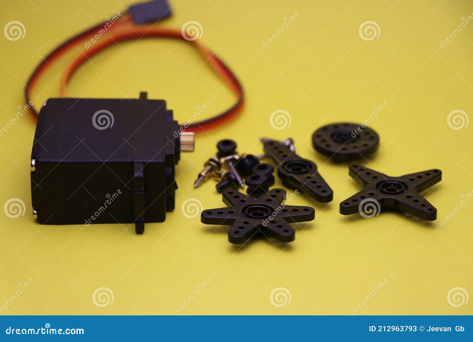 Metal Servo Used In Robotic And DIY Projects With Different Types Of ...