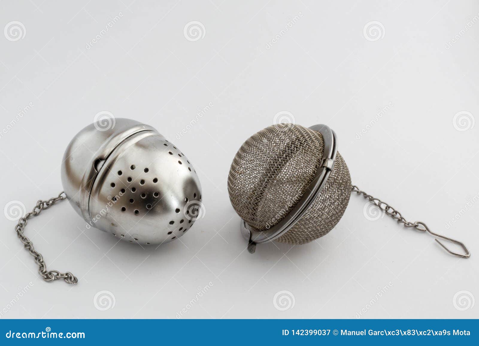Metal tea infusers stock image. Image of white, icon - 142399037