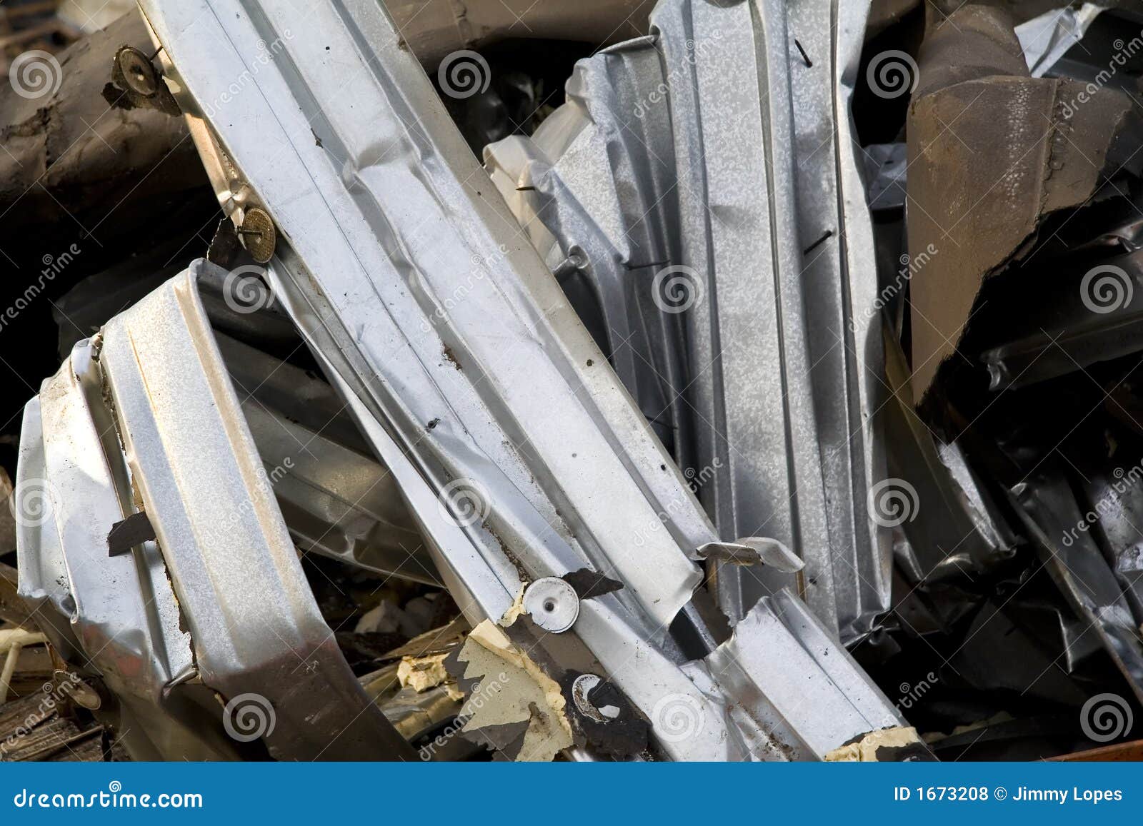 Metal Torcido No Canteiro De Obras Foto de Stock - Imagem de moagem ...