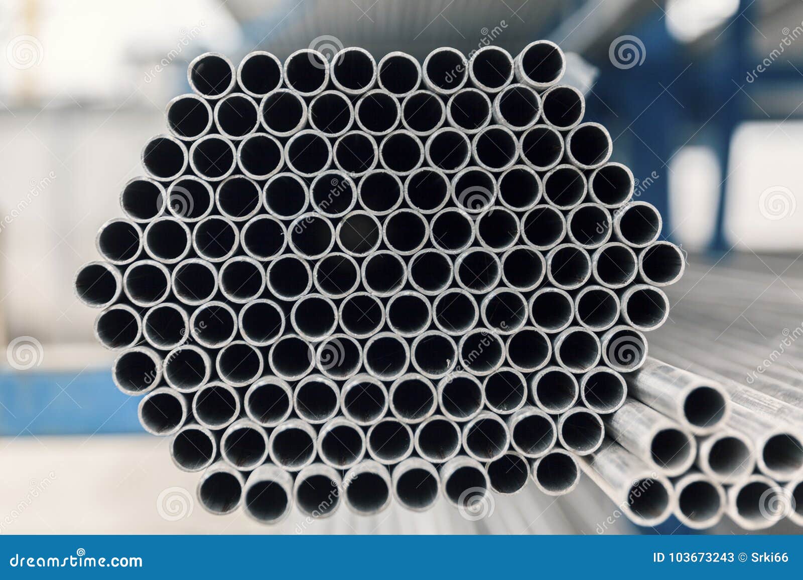 Metall-inox Rohr Auf Stapel Stockbild - Bild von hintergrund ...