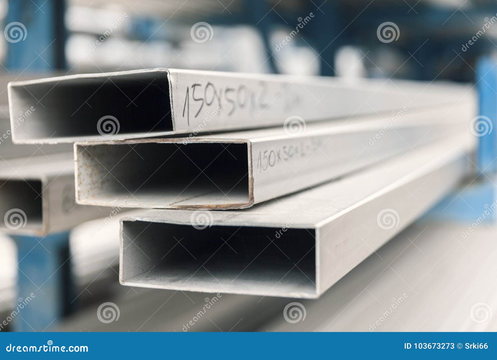 Metall-inox Rohr Auf Stapel Stockbild - Bild von hintergrund ...