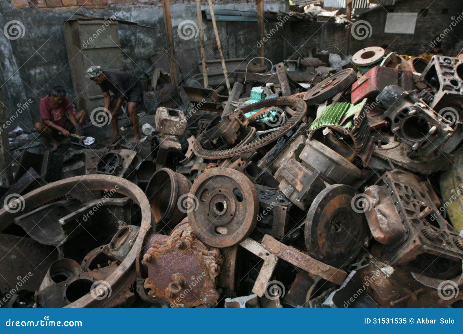 Metallavfall redaktionell foto. Bild av fabrik, tillverkning - 31531535