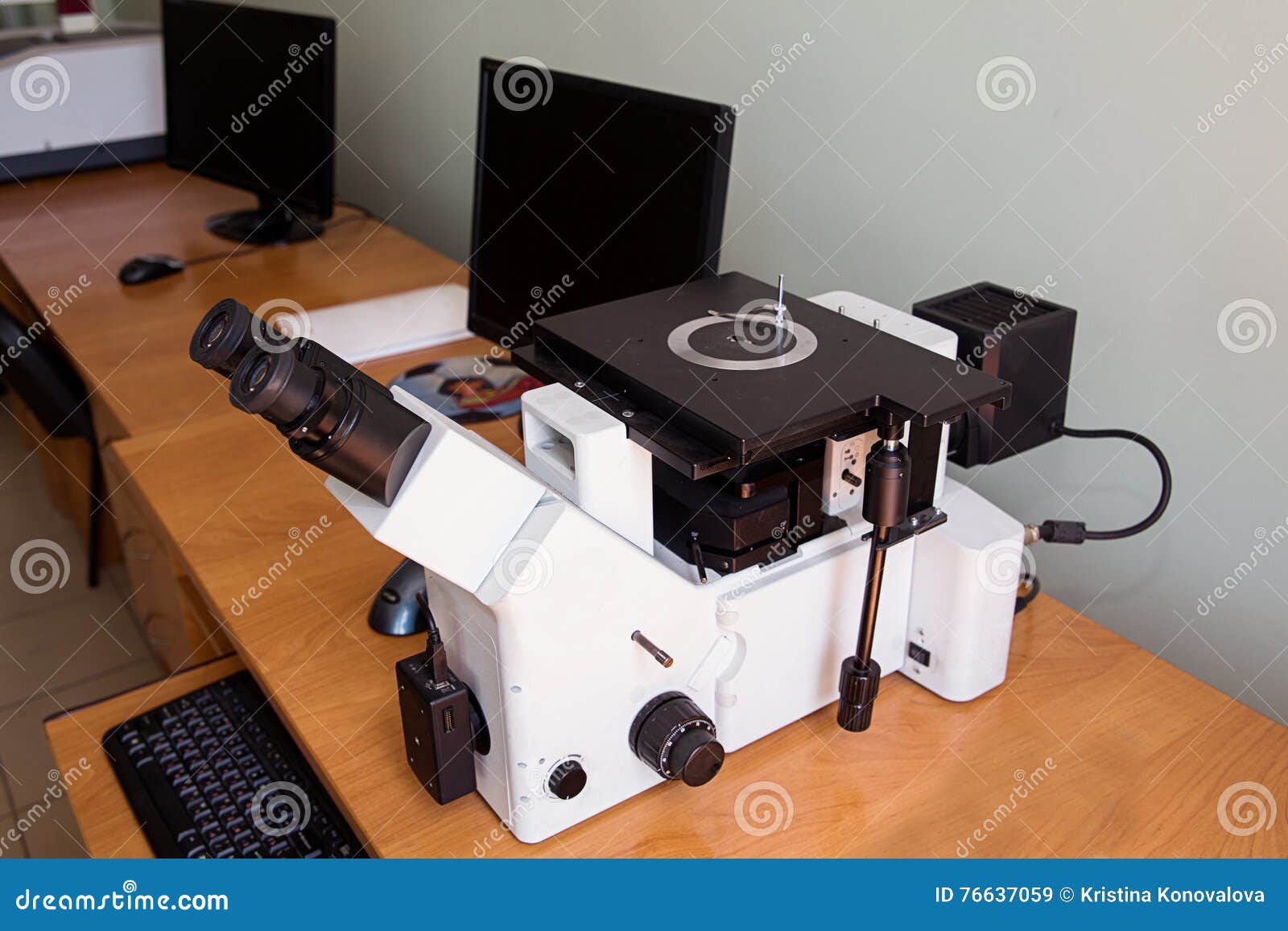 Metallographic Microscope and Computer Stock Image - Image of ...