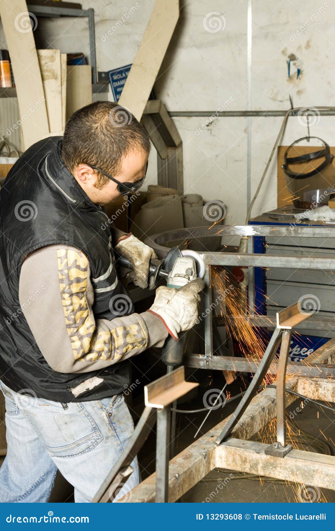 Metalworker foto de stock. Imagem de flama, soldador - 13293608