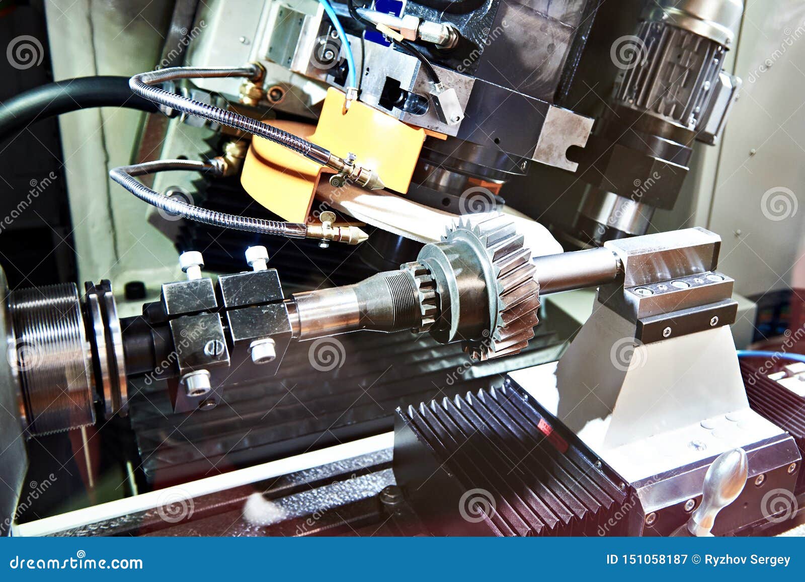 Metalworking Gear Wheel Machining With Hob And Oil Lubrication Stock ...