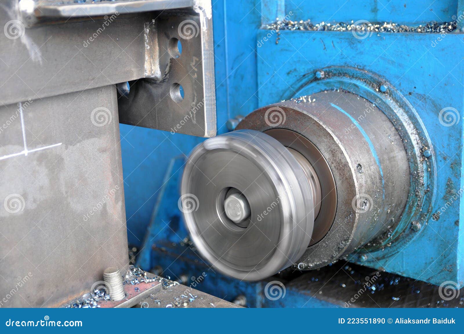 Metalworking Process on a Lathe. Frazing of Metal Structures Stock ...