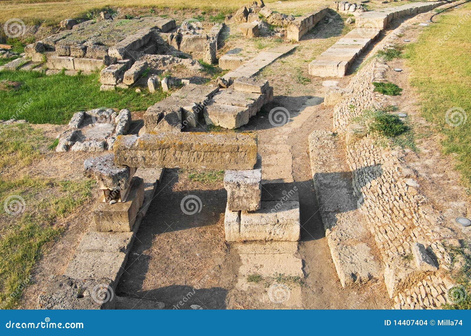 Metapontum. Basilicata stock photo. Image of aged, field - 14407404