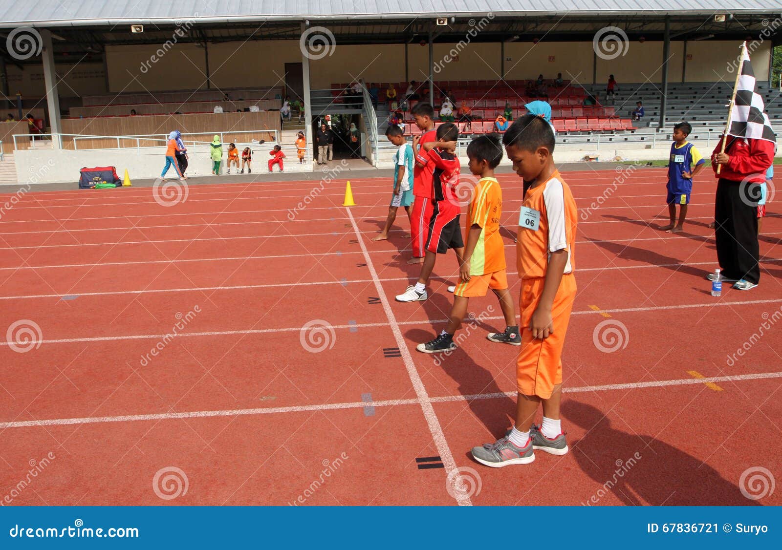 100 meter run editorial photo. Image of meter, city, school - 67836721
