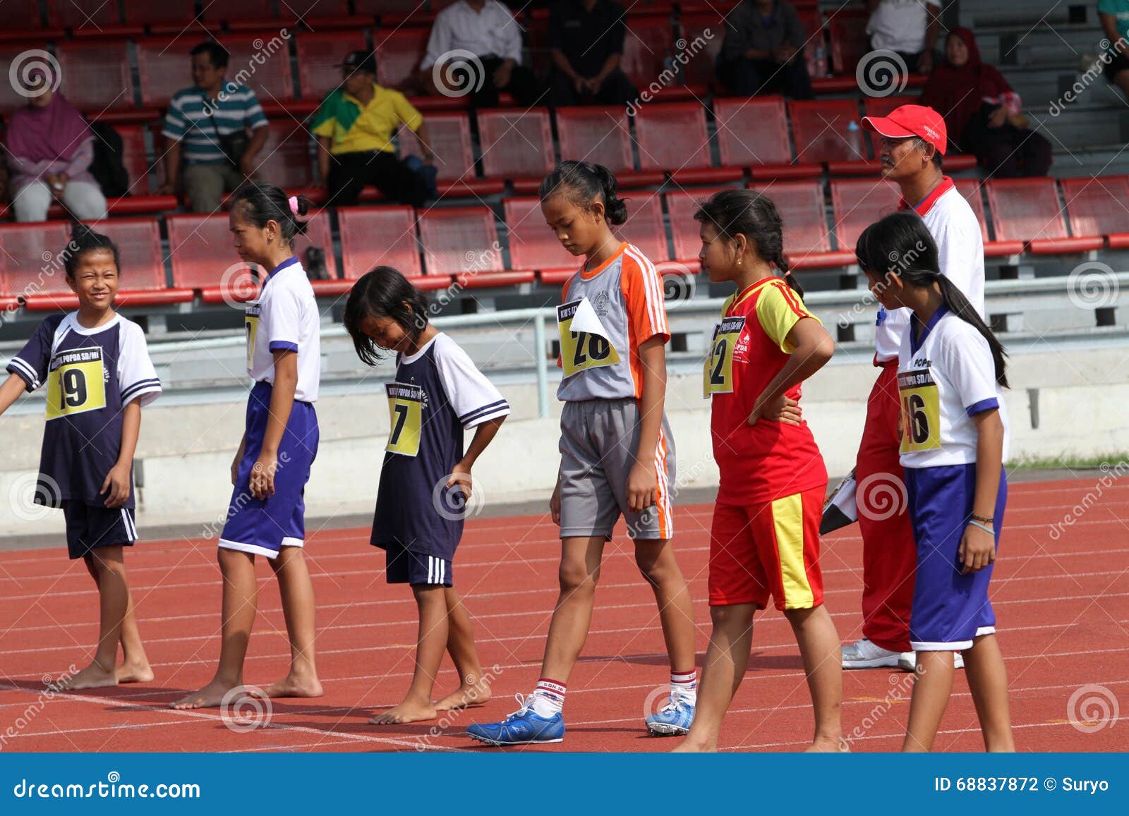 100 meter run editorial photography. Image of competition - 68837872