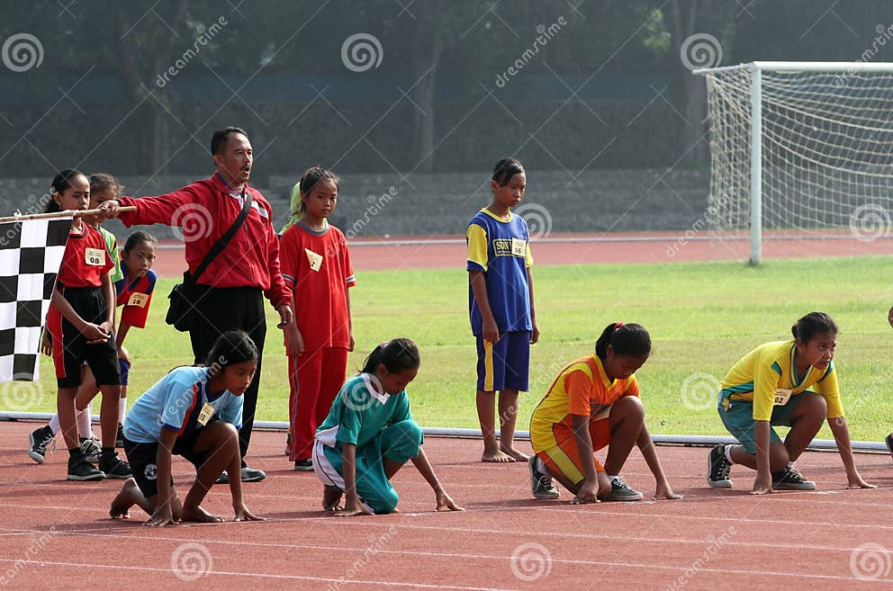 50 meter run editorial photo. Image of race, elementary - 67723186