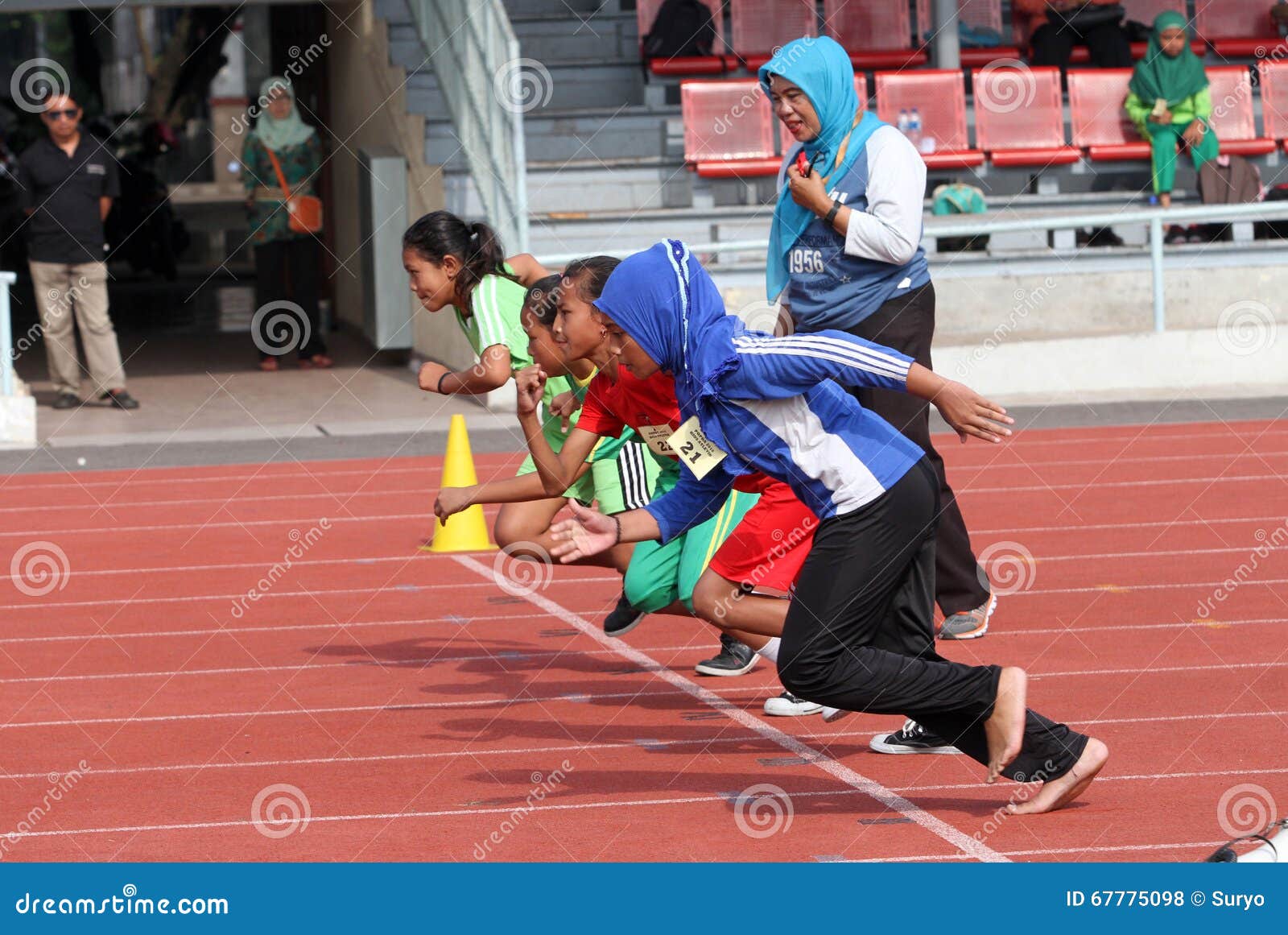 50 meter run editorial stock photo. Image of elementary - 67775098