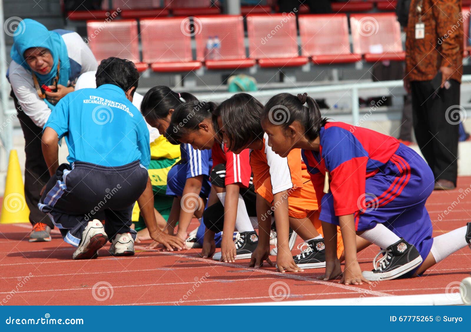 50 meter run editorial image. Image of stadium, following - 67775265
