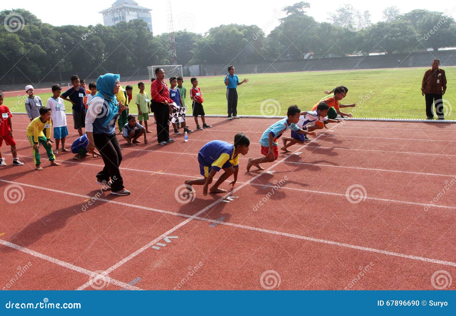 100 meter run editorial image. Image of indonesia, students - 67896690